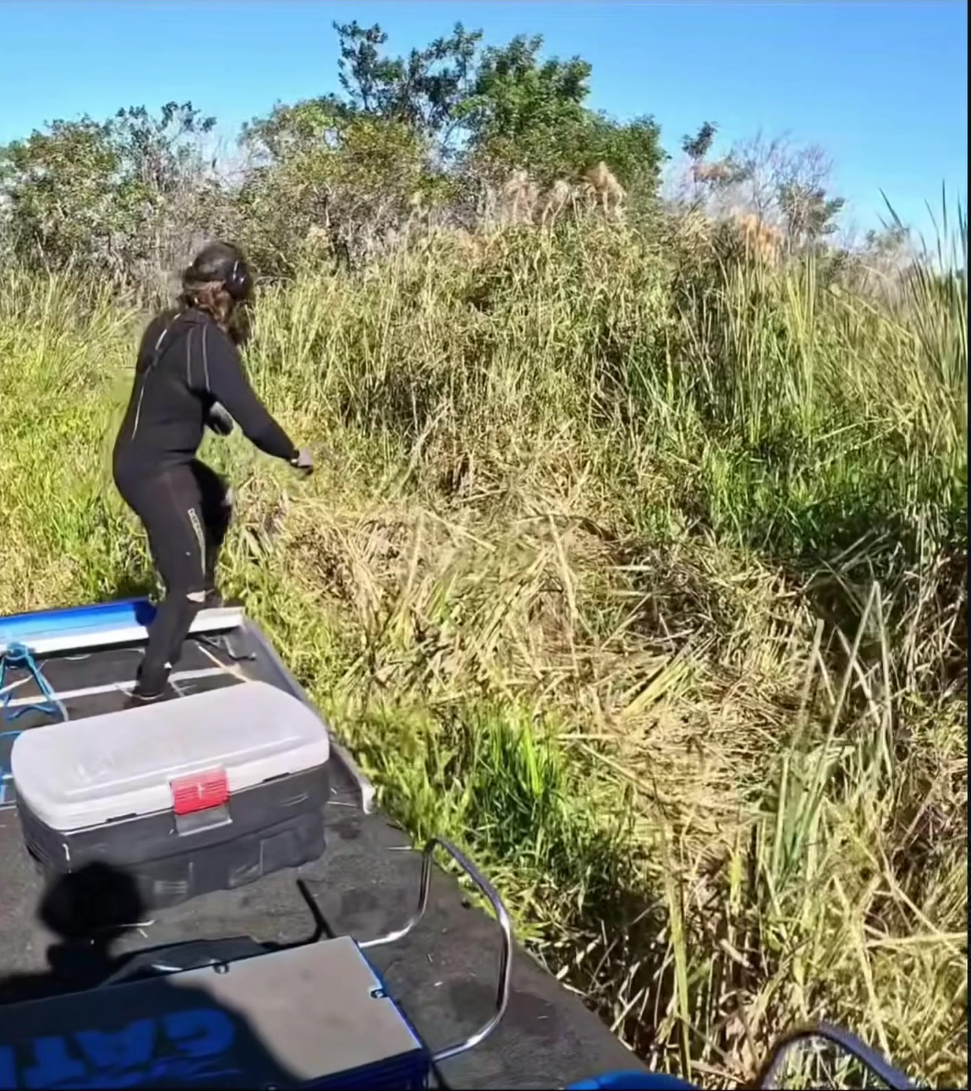 Ловец питонов - 28.09.25 06:10 | Пикабу